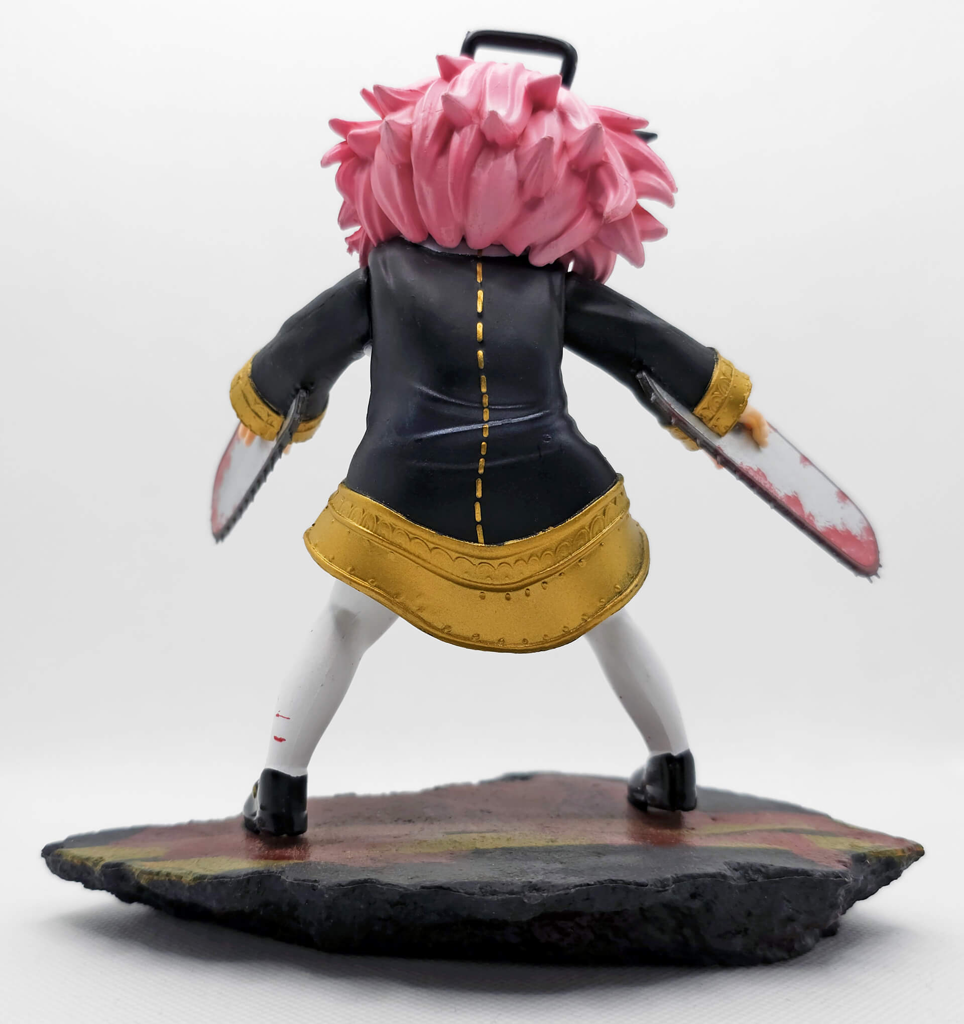 Anya Forger x Chainsaw Man – Die oxidierten Schweine